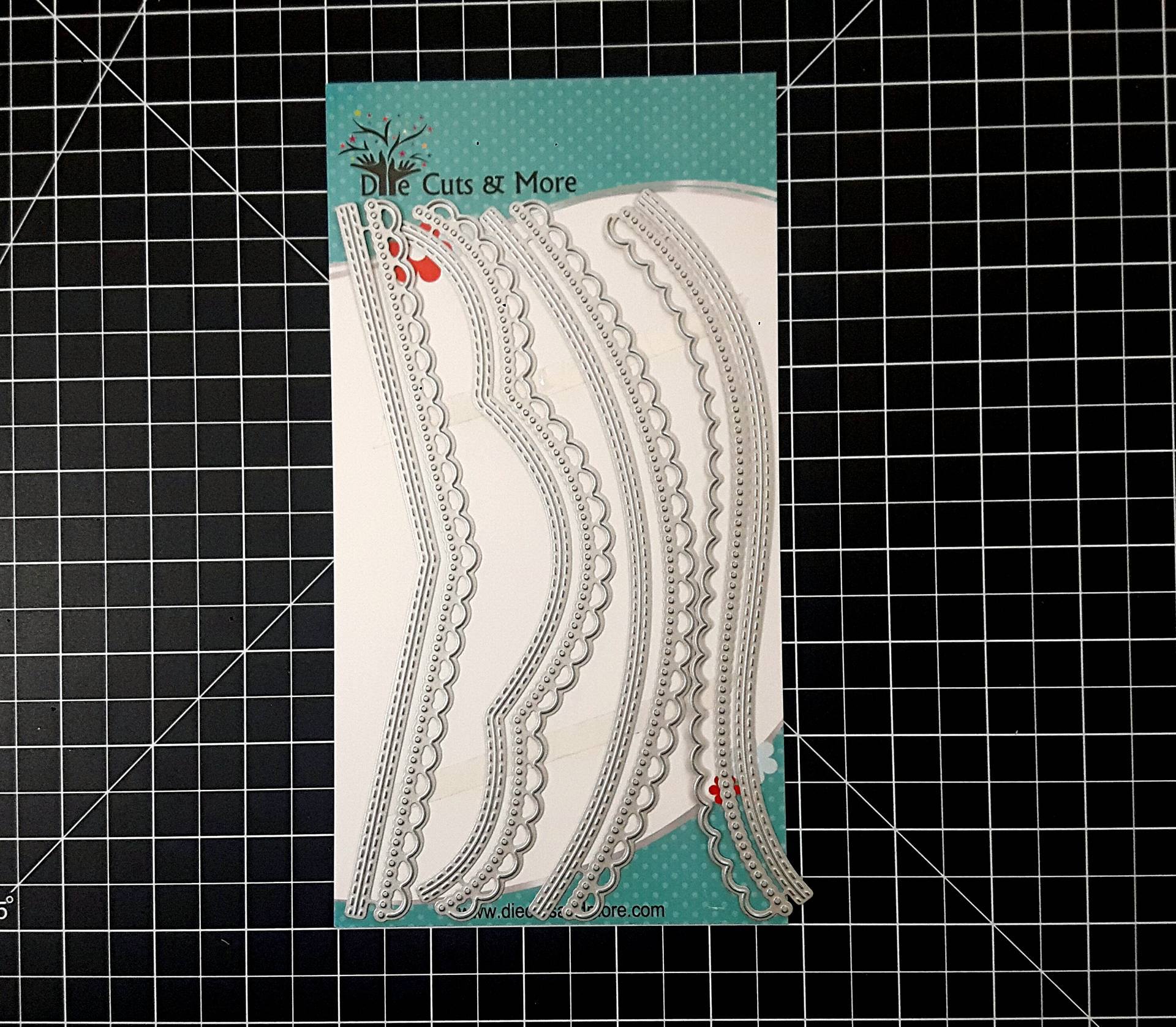 Pierced Scallop Border Dies Set 2 - Die Cuts & More